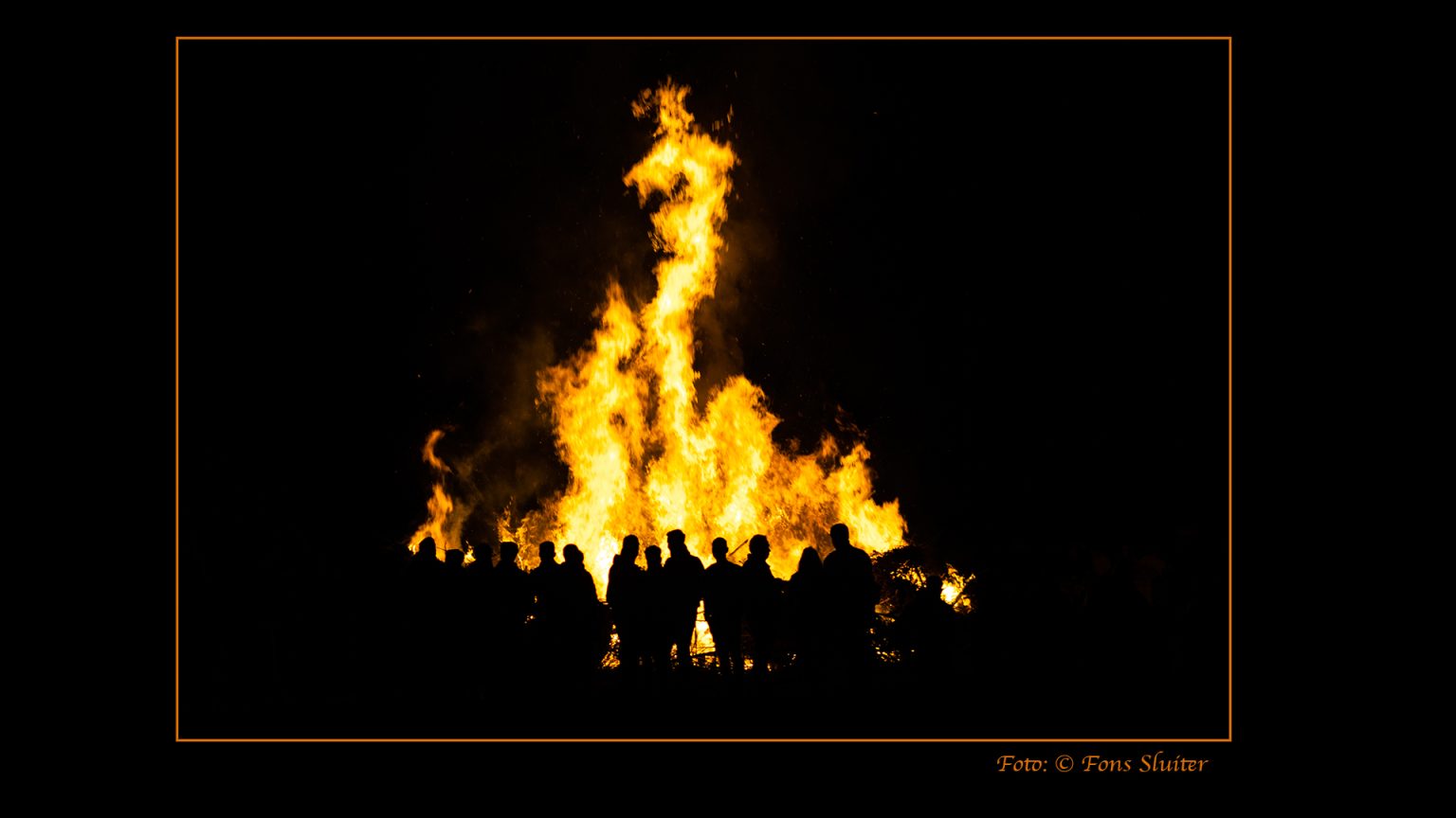 Foto's Paasvuur Huissen... - Omroep Lingewaard
